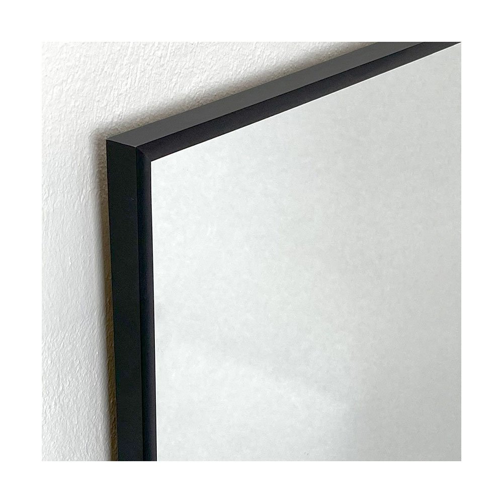 Spejle i sort aluminium – moderne design og holdbar kvalitet | B2B